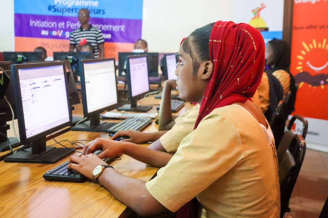 Le Codage à l'école : #SuperCodeurs | Orange Engage for Change